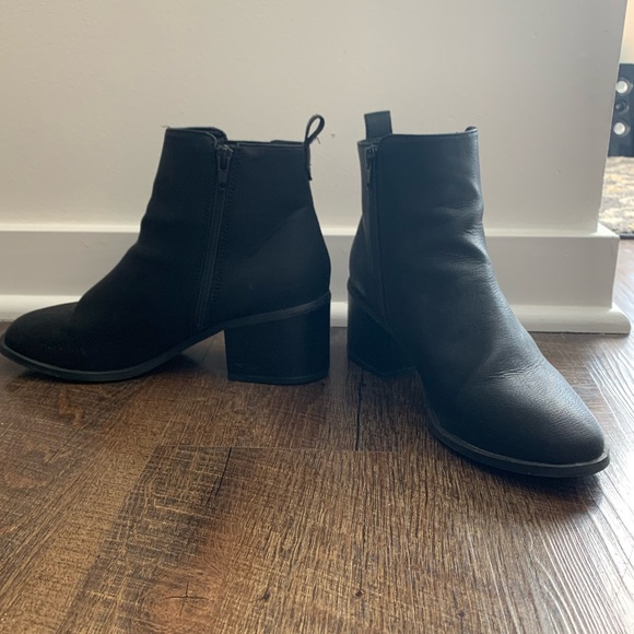 GAP | Shoes | The Gap Black Ankle Boots | Poshmark